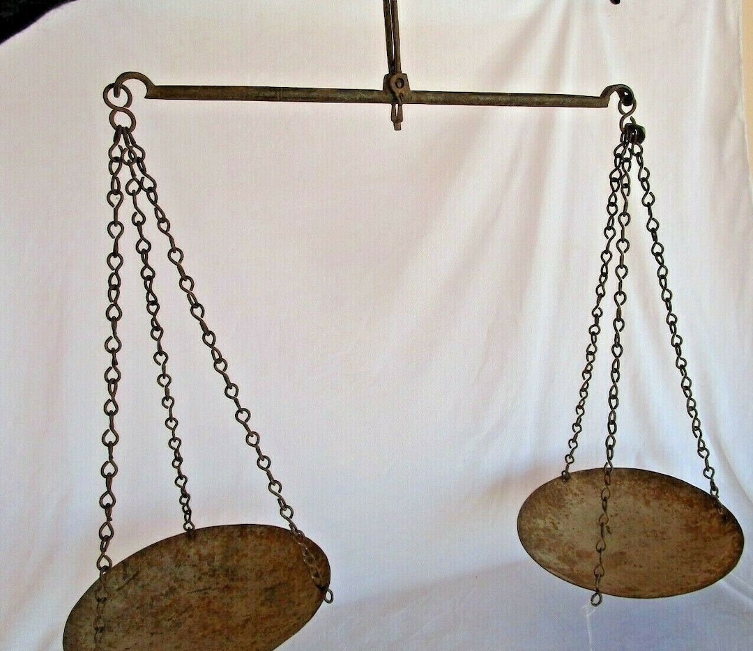 Balanza de mano de escala mercantil de hierro antiguo, sartén redonda ...