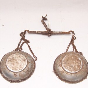 Vintage Iron Mercantile Scale, Hanging Balance Chain, Antique Indian ...