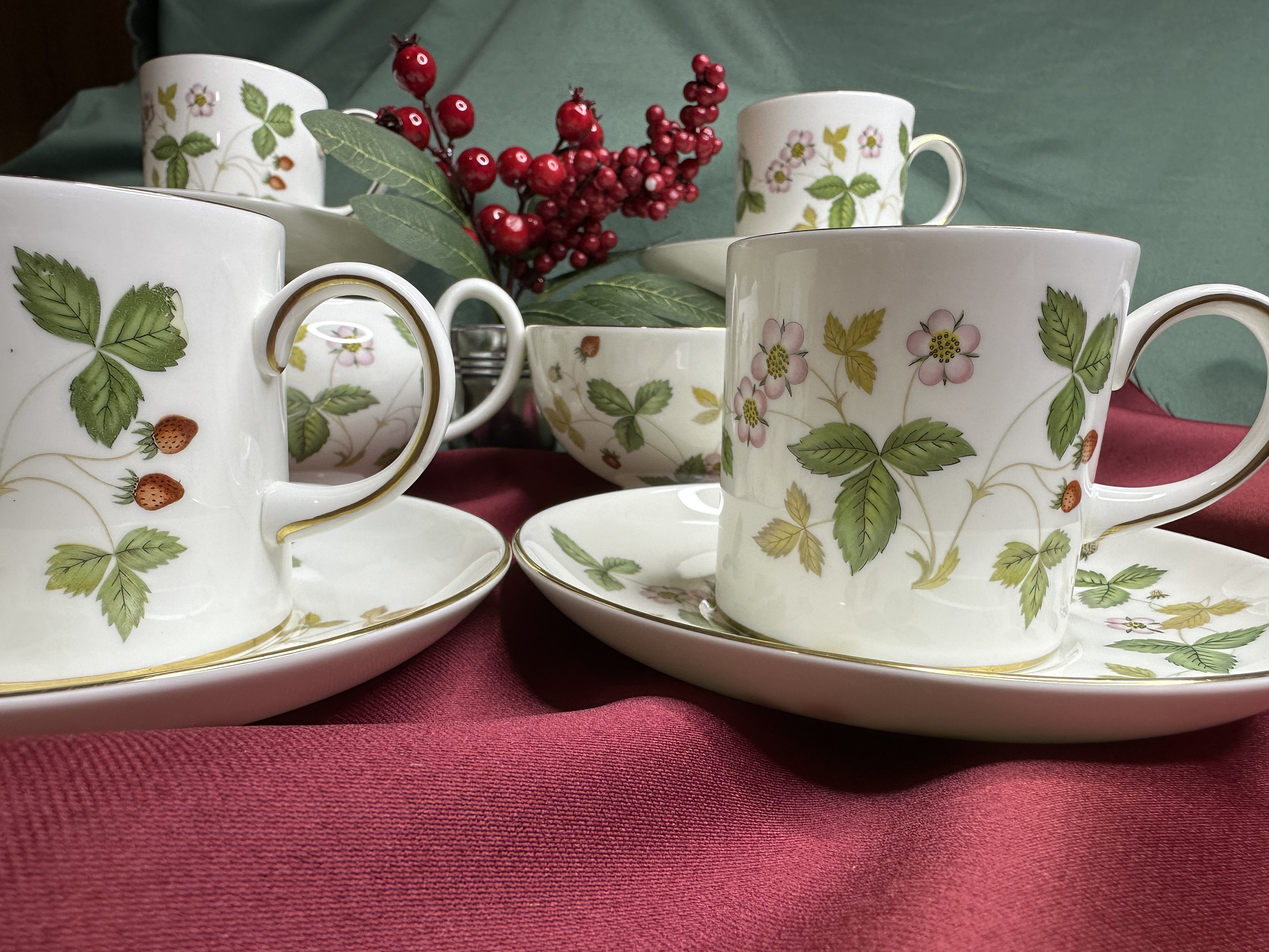 Vintage Wedgwood Wild Strawberry Bone China 14 Piece Tea Coffee Set Great - Etsy