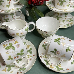 Vintage Wedgwood Wild Strawberry Bone China 14 Piece Tea Coffee Set Great - Etsy