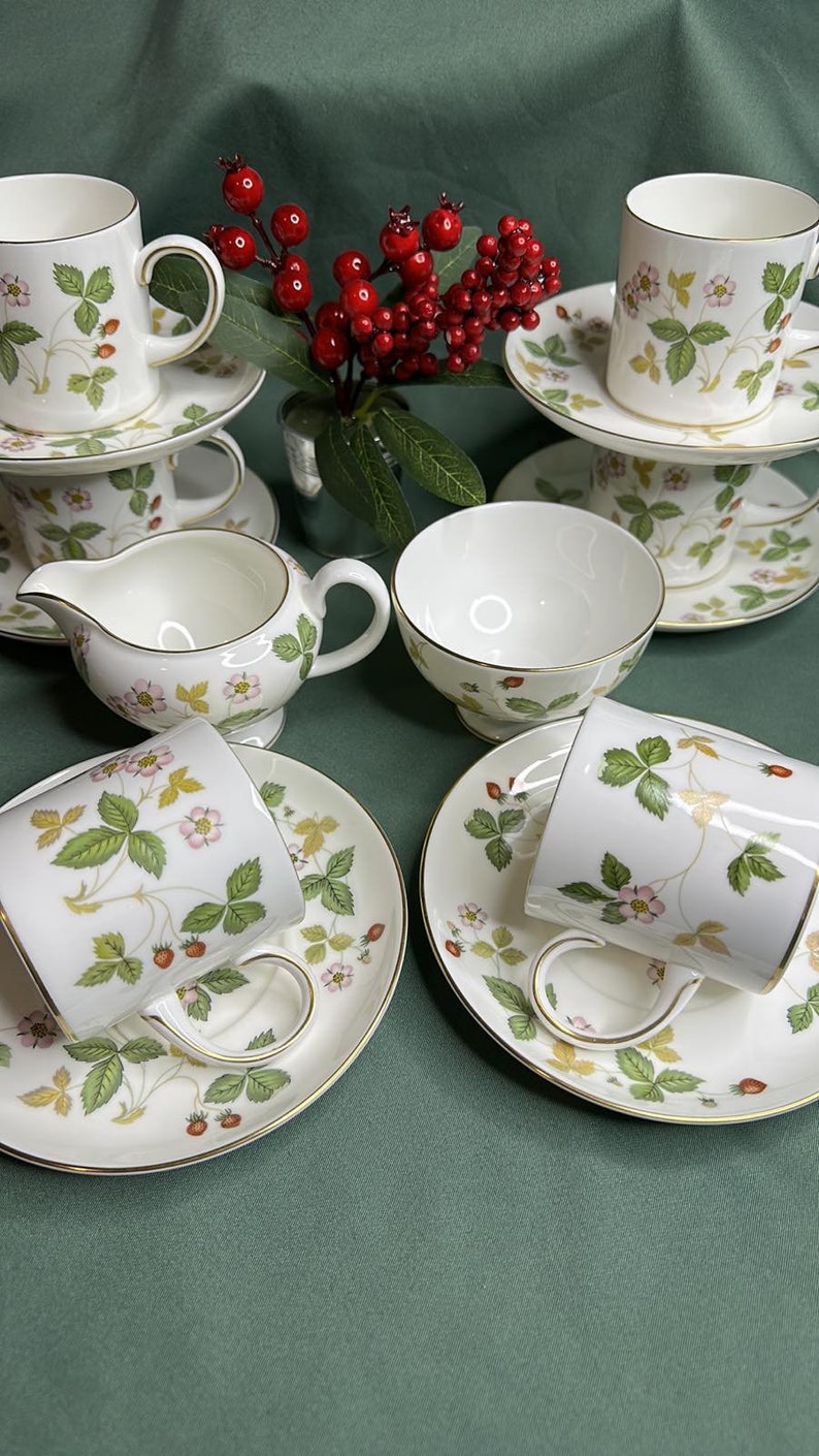 Vintage Wedgwood Wild Strawberry Bone China 14 Piece Tea Coffee Set Great - Etsy