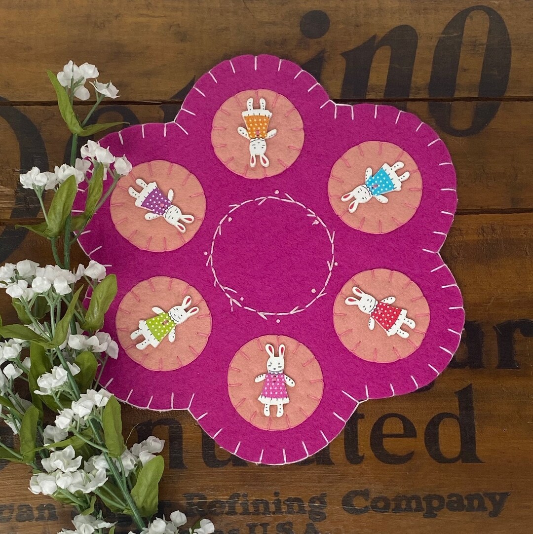 Primitive Stitchery EASTER Bunny Penny Rug ~ SPRING Rabbit Bittersweet ...