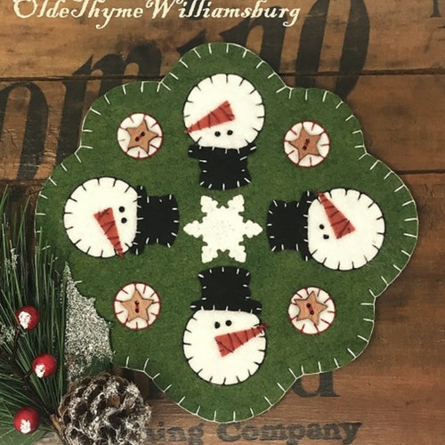 Primitive Stitchery CHRISTMAS Snowman & Squirrel Penny Rug - Etsy