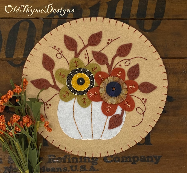 Primitive Stitchery HALLOWEEN Bittersweet Pumpkin of Flowers - Etsy