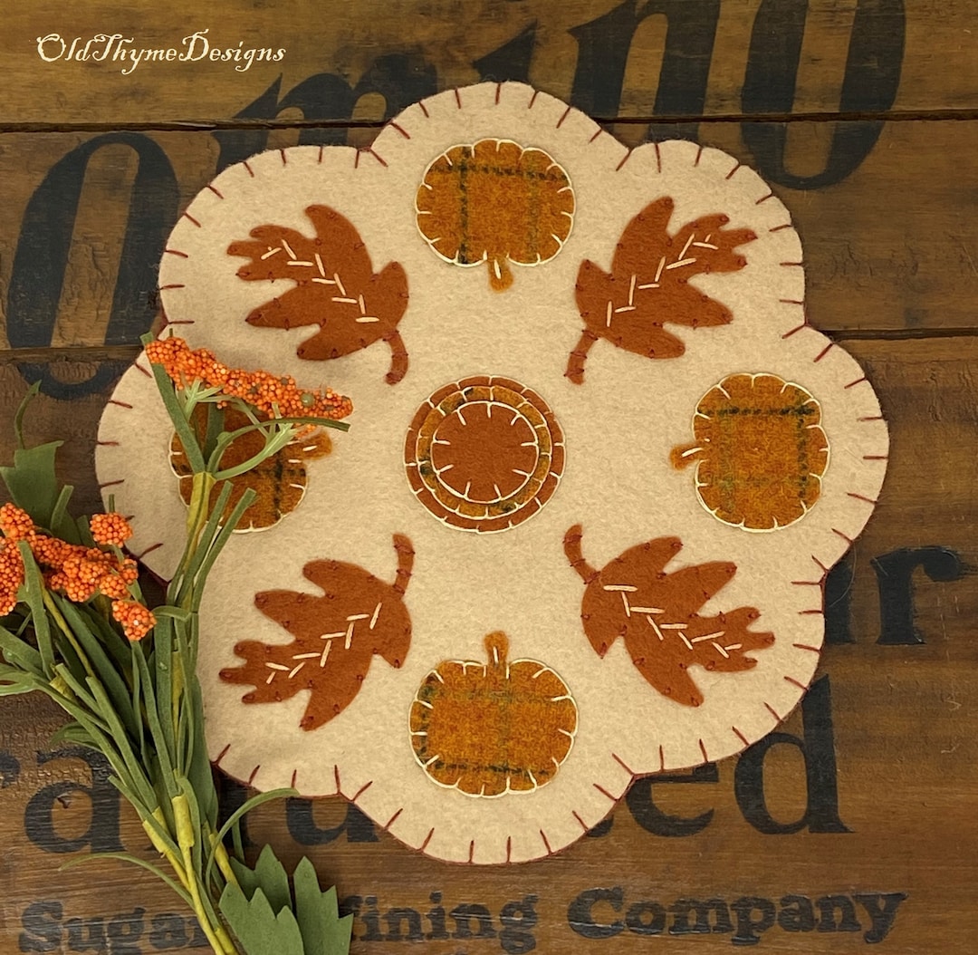 HALLOWEEN Primitive Stitchery Plaid PUMPKINS Penny Rug ~ FALL Leaves ...