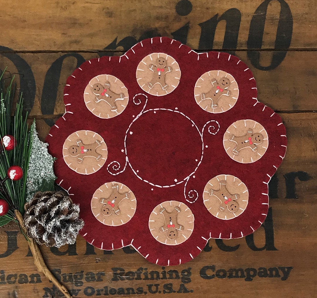 Primitive Stitchery CHRISTMAS Gingerbread Man Penny Rug ~ WINTER Cookie ...