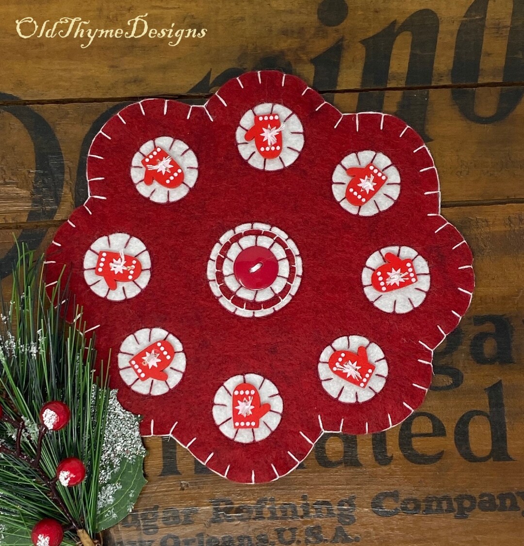 Primitive Stitchery CHRISTMAS Mittens Penny Rug ~ Winter Cranberry ...