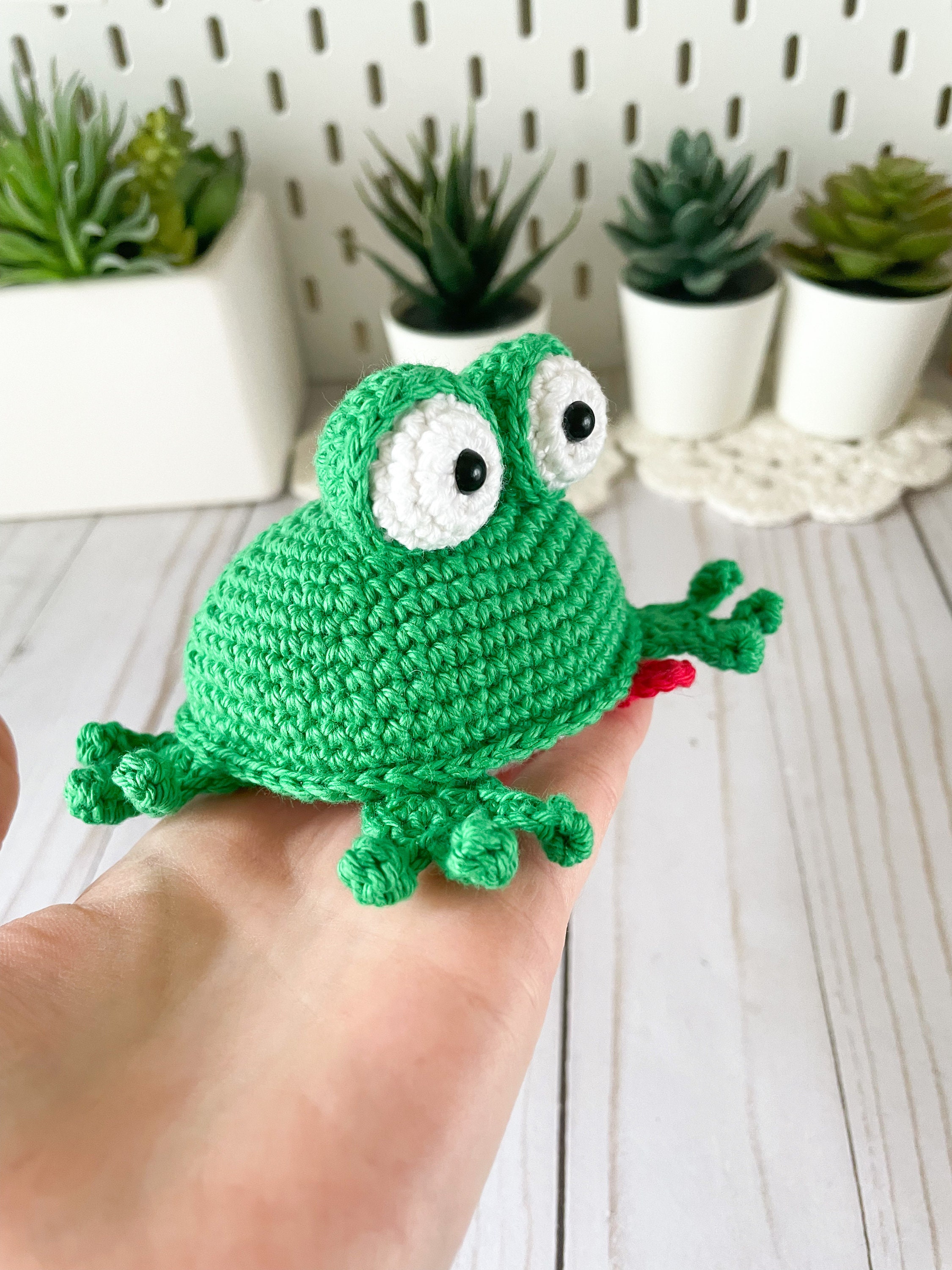 DIY Amigurumi Frog Crochet Kit: Beginner-friendly Toy - Etsy