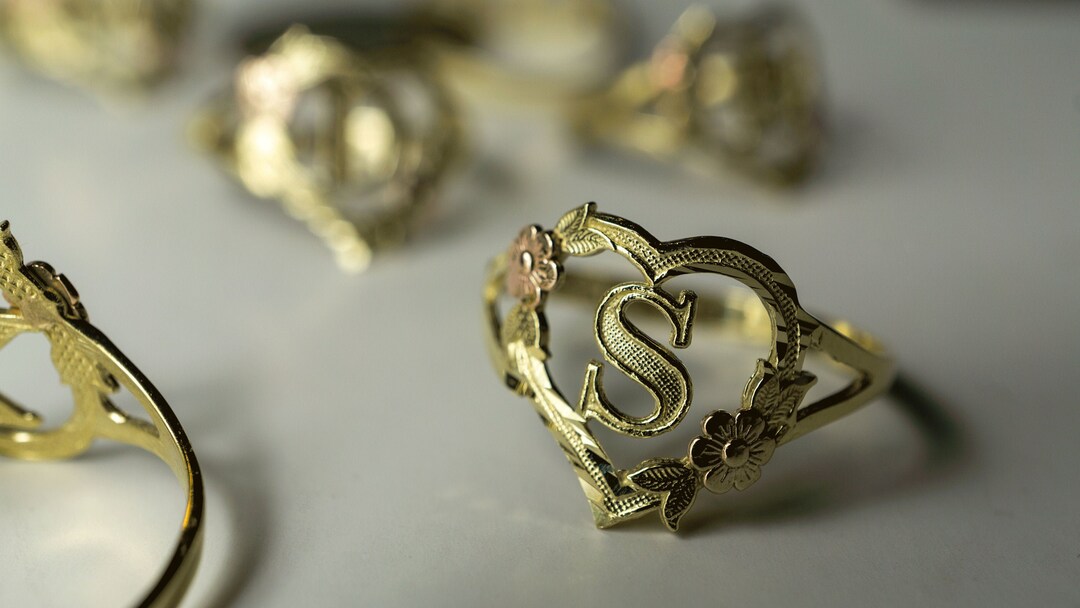 10k Gold Flower Heart Initial Ring: Two-tone Band - Etsy