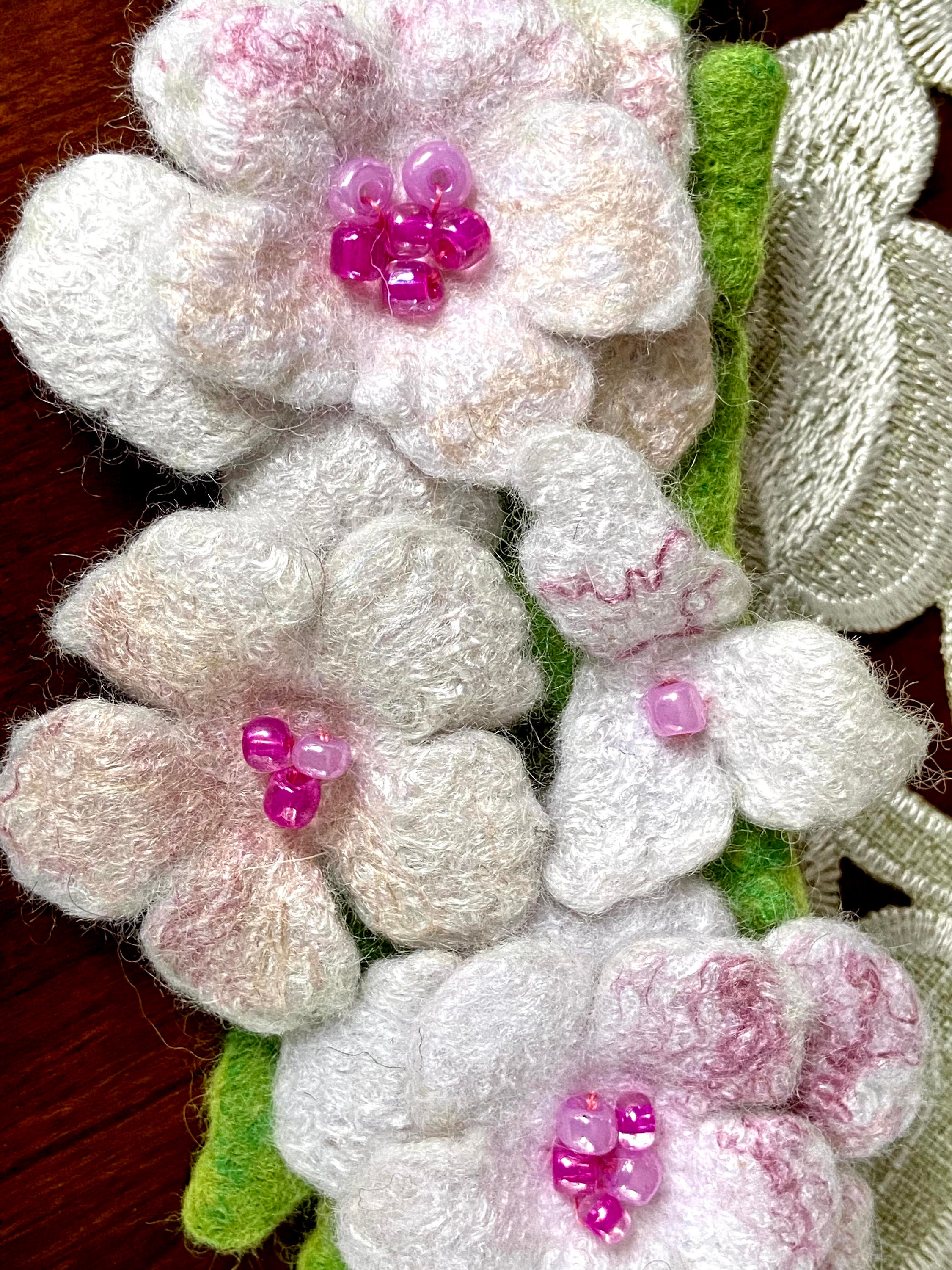 Felted Brooch rosehip Blossom, Wool Brooch, Handmade Wool Brooch ...