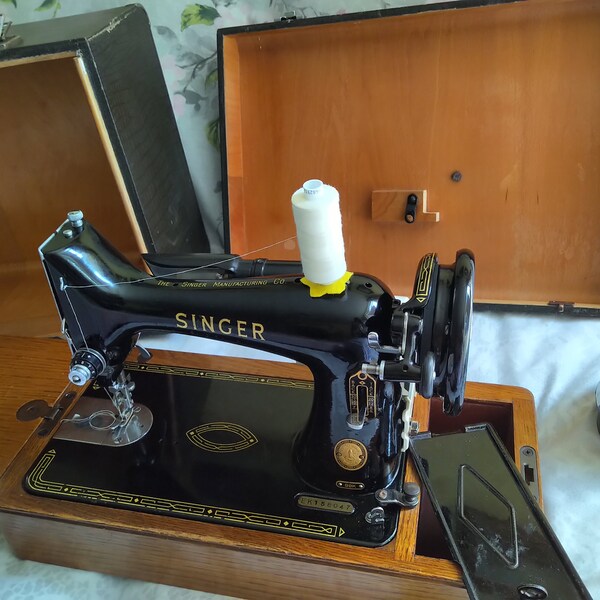 Antique 1950 Singer Sewing Machine - Etsy