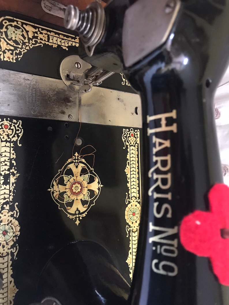 Vintage Hand Crank Sewing Machine Harris 9H in Nice Wooden - Etsy