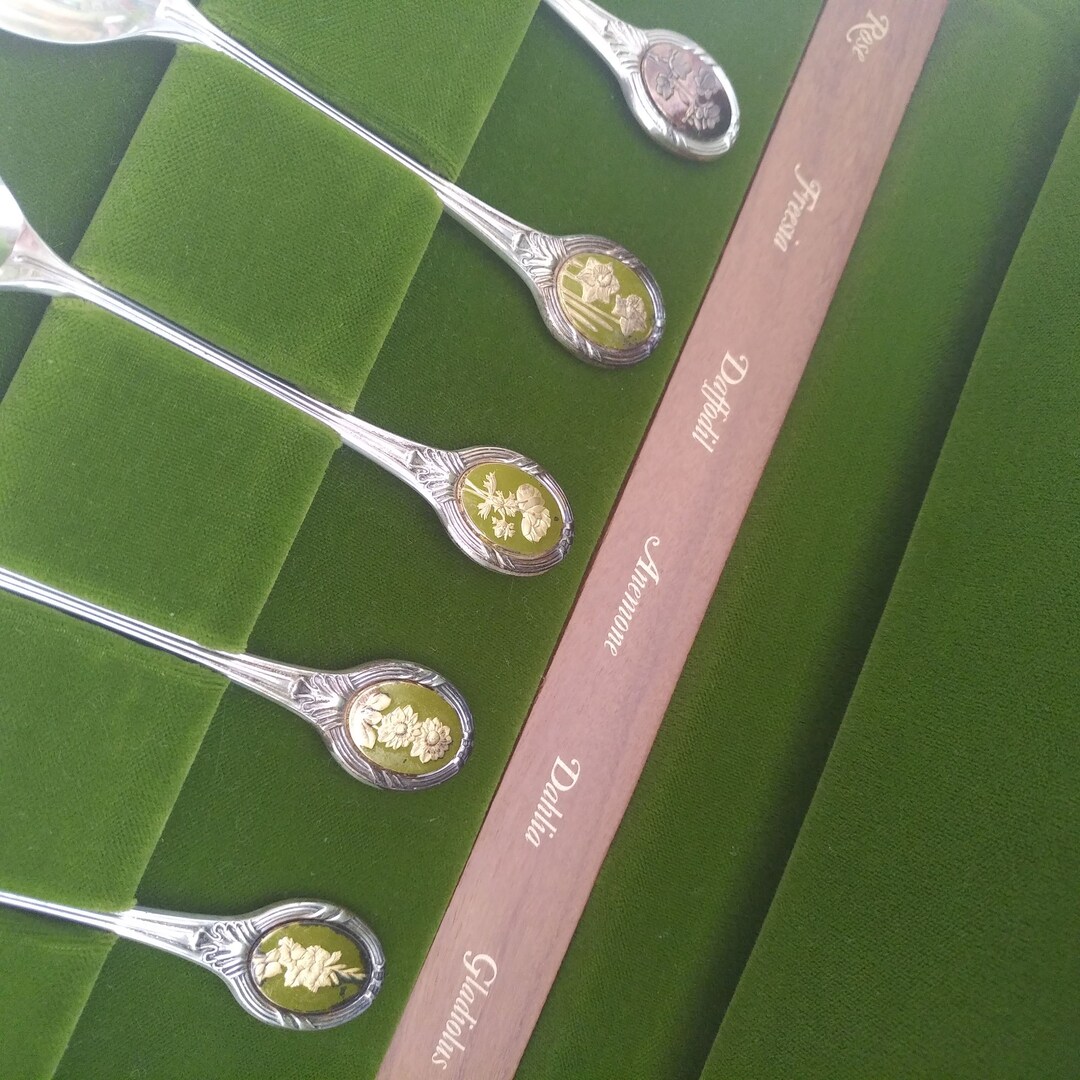 John Pinches Royal Horticultural Society Flower Spoons, Lovely Display ...