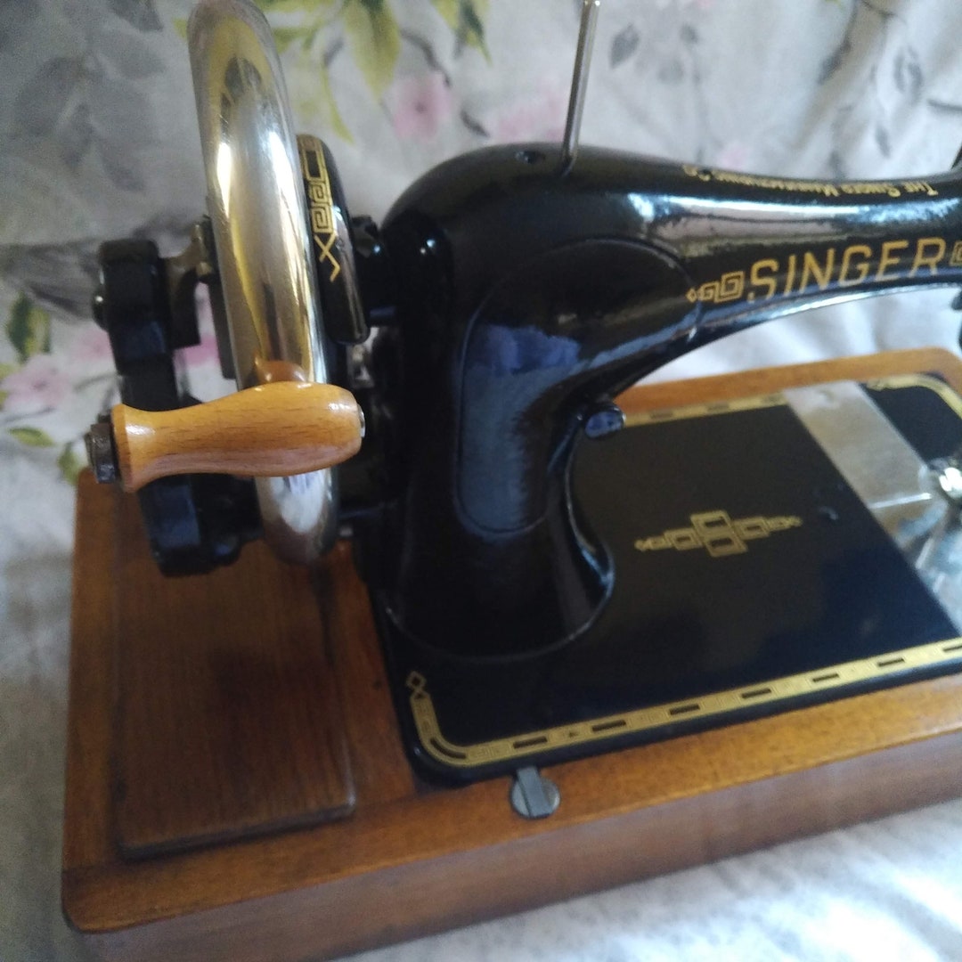 Antique Hand Crank Sewing Machine, Singer Model No. 28K in a Nice Case ...