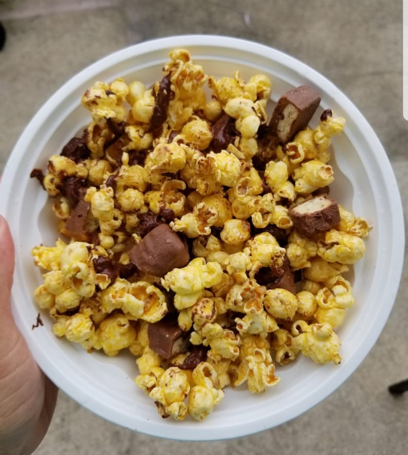 GOURMET TWIX POPCORN - Etsy