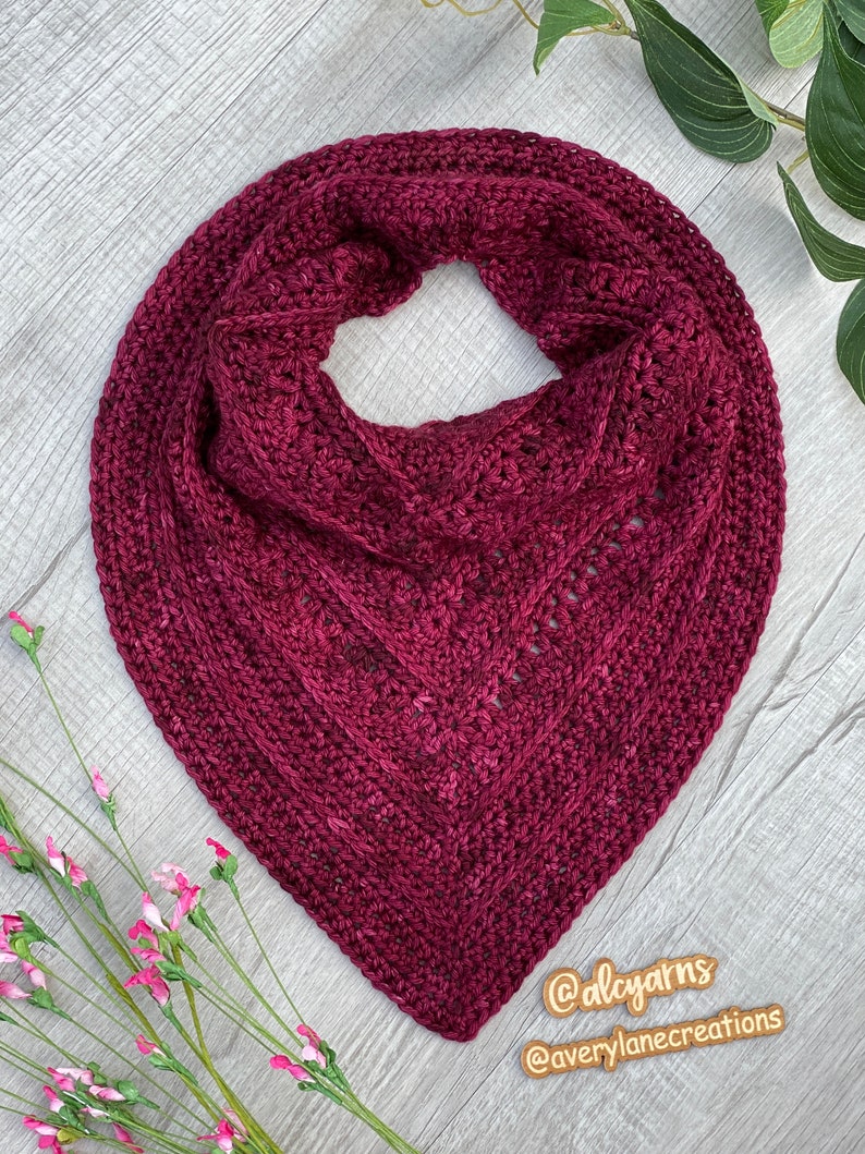 Crochet Triangle Cowl Pattern: Sassy Neck Warmer (PDF Download) - Etsy