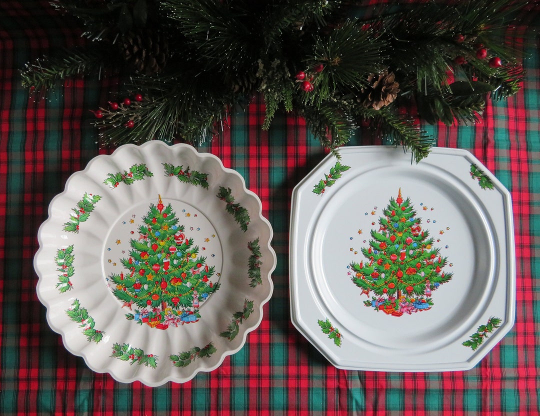 Set of 2 Vintage Christmas Plastic Serving Trays – Christmas Tree ...