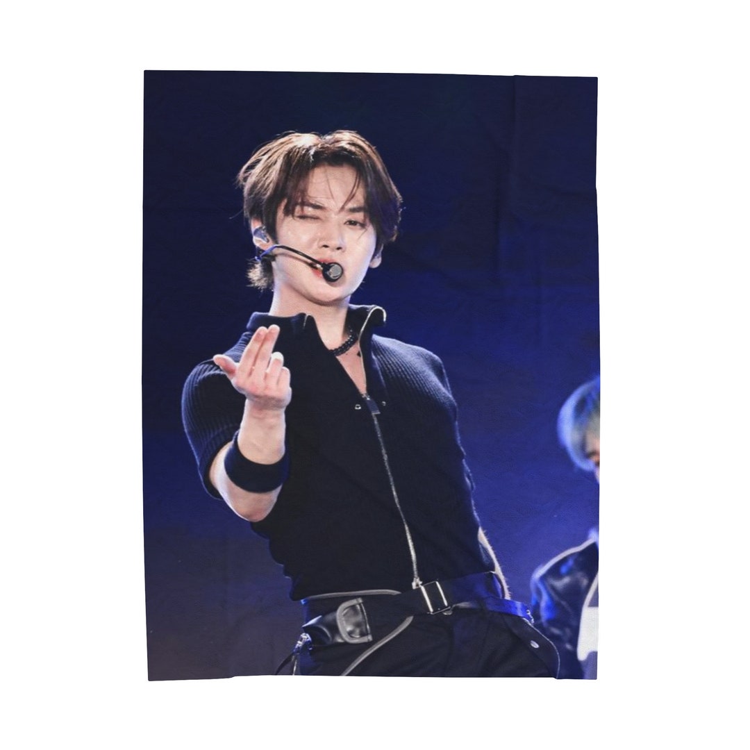 Lee Know Stray Kids Plush Blanket - Etsy