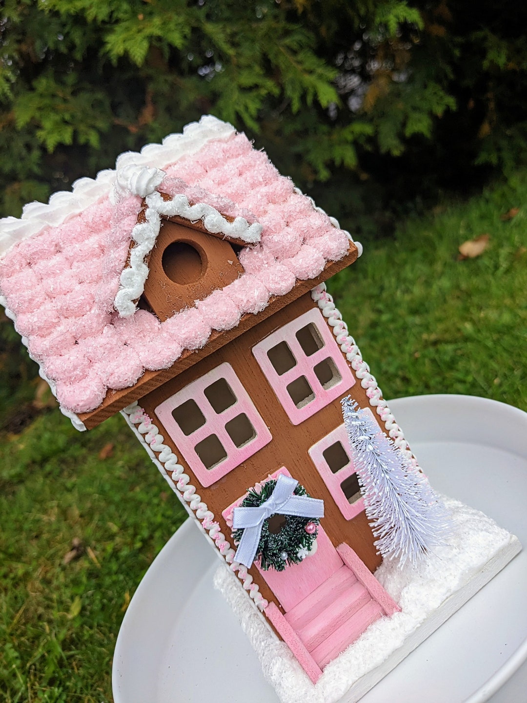 Pink Christmas Gingerbread House, Gingerbread House Decor, Christmas ...