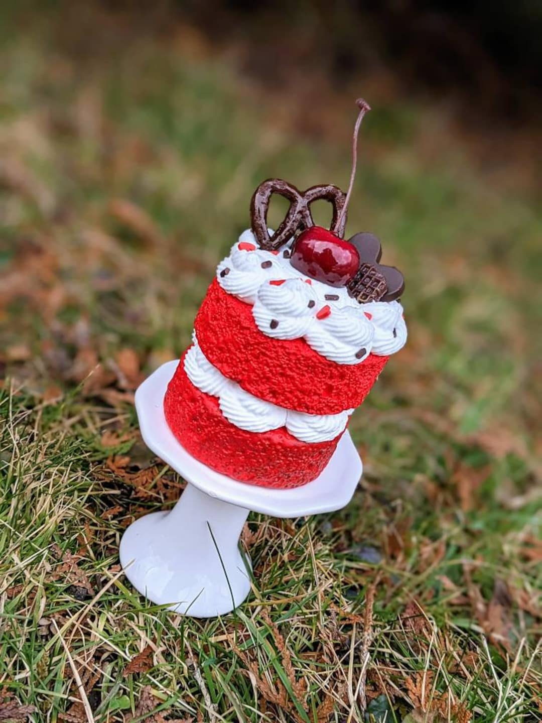 Fake Mini Valentine Day Cake, Fake Red Velvet Cake, Valentine's Day ...