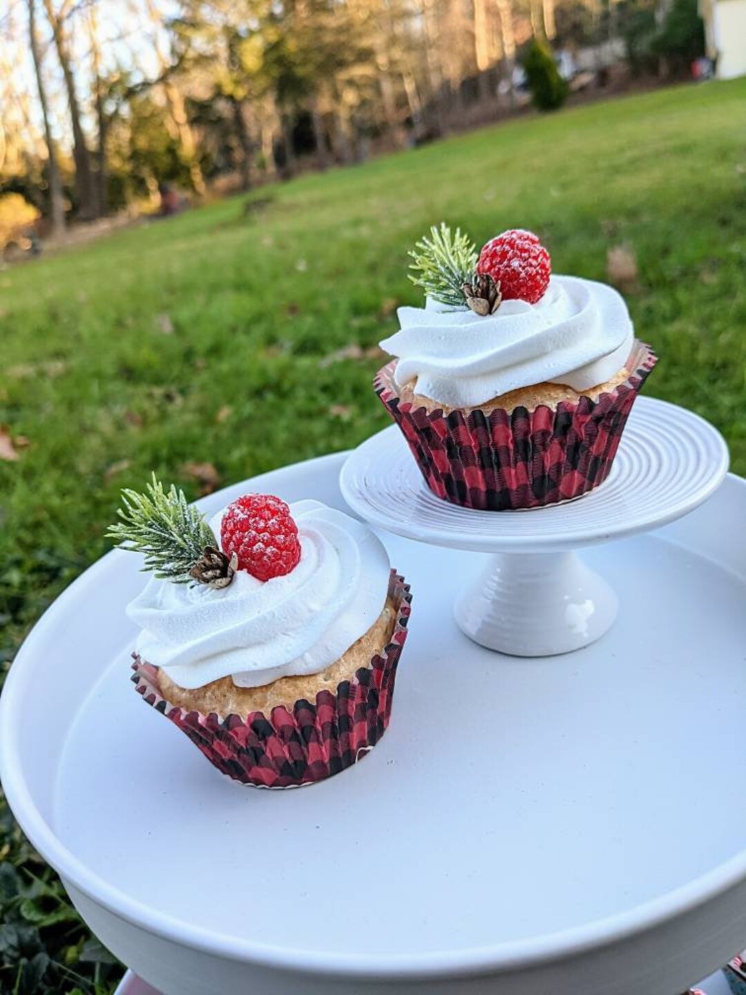 Fake Christmas Cupcakes, Faux Christmas Food, Fake Cupcakes, Fake Bake ...