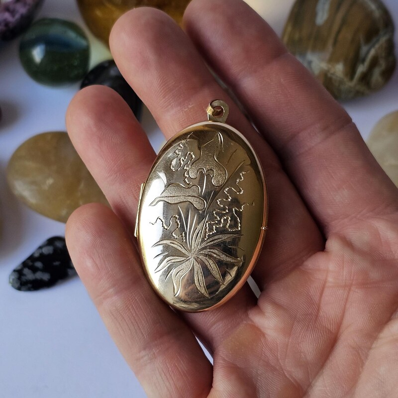 Large Oval Locket - Etsy