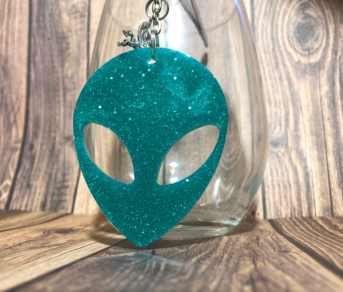 Extraterrestrial keychain Alien head keychain glitter alien | Etsy