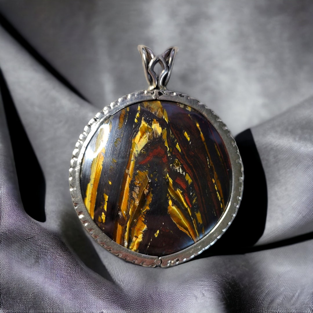 35mm. Round Tiger Iron Cab in 14kt White Gold Frame - Etsy