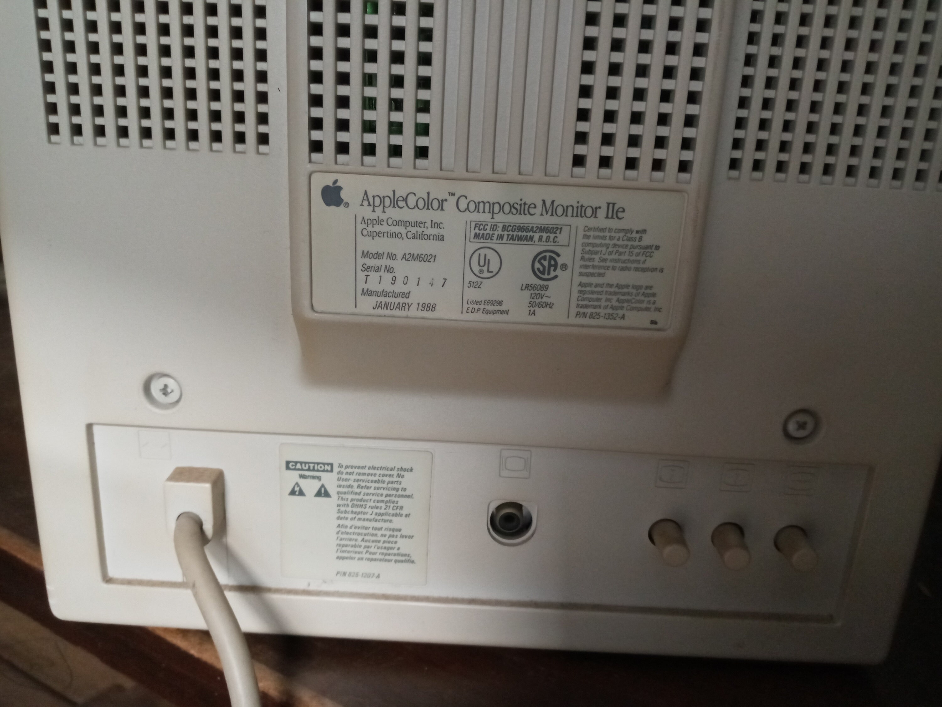 Apple Iie Computer With Accessories - Etsy