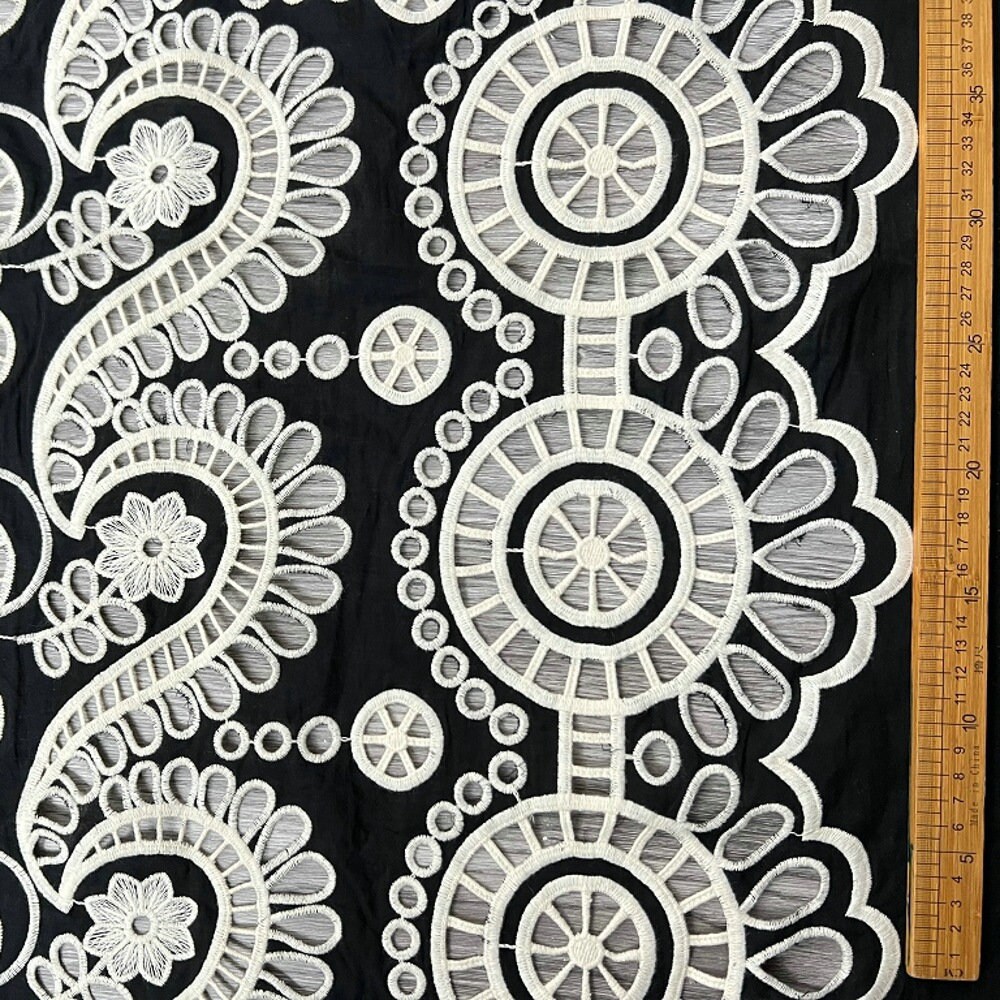 Cotton Eyelet Borders Fabric, Embroidery Cotton Fabric, Hollowed Border ...