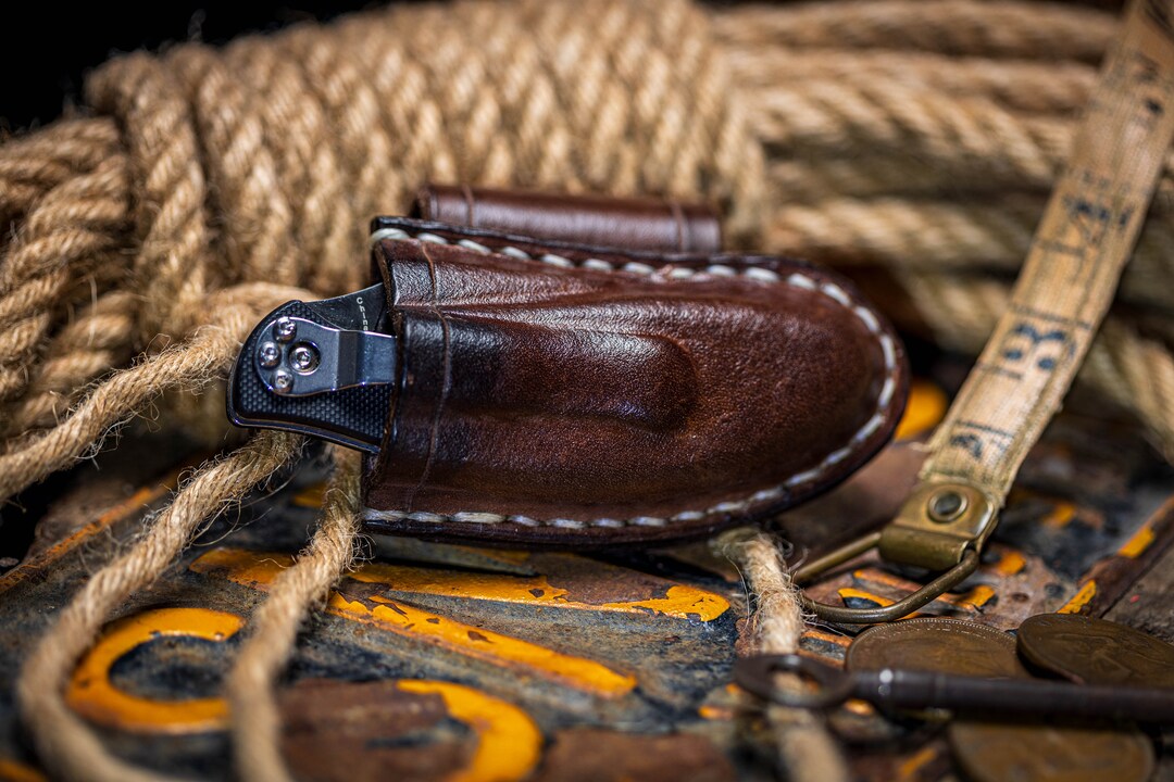 Hand Made Wet Formed Leather Cross Draw Knife Sheath for a Spyderco ...