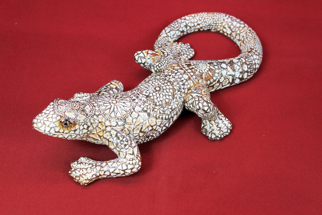 Lizard Figurine Gecko Statue Gift Dad Home Beige Wall Art - Etsy
