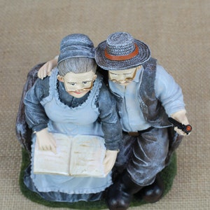 Elderly Couple Grandma Grandpa Statue Woman and Man Senior Figurine ...