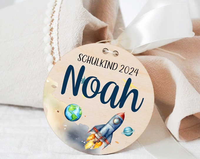 Geschenkanhänger Zuckertüte / Namensanhänger Einschulung 2024 / Zuckertütenanhänger aus Holz mit ...