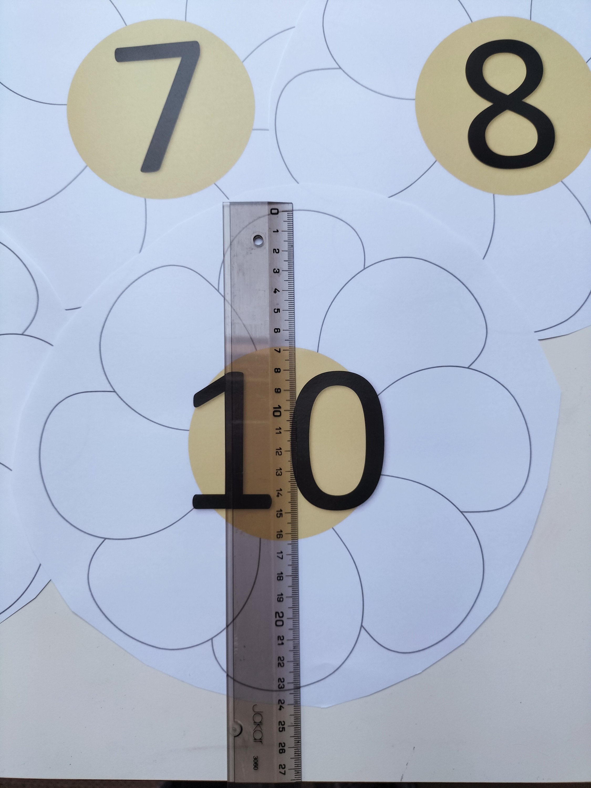 Daisy Number String for Classrooms, Nursery, Children's Bedrooms, EYS ...