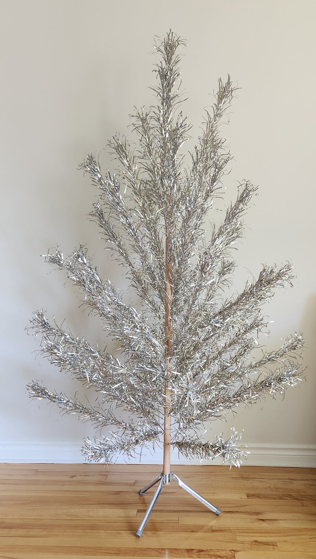 Vtg 6 Ft Tall 46 Branch Aluminum Evergleam Christmas Tree With Box ...