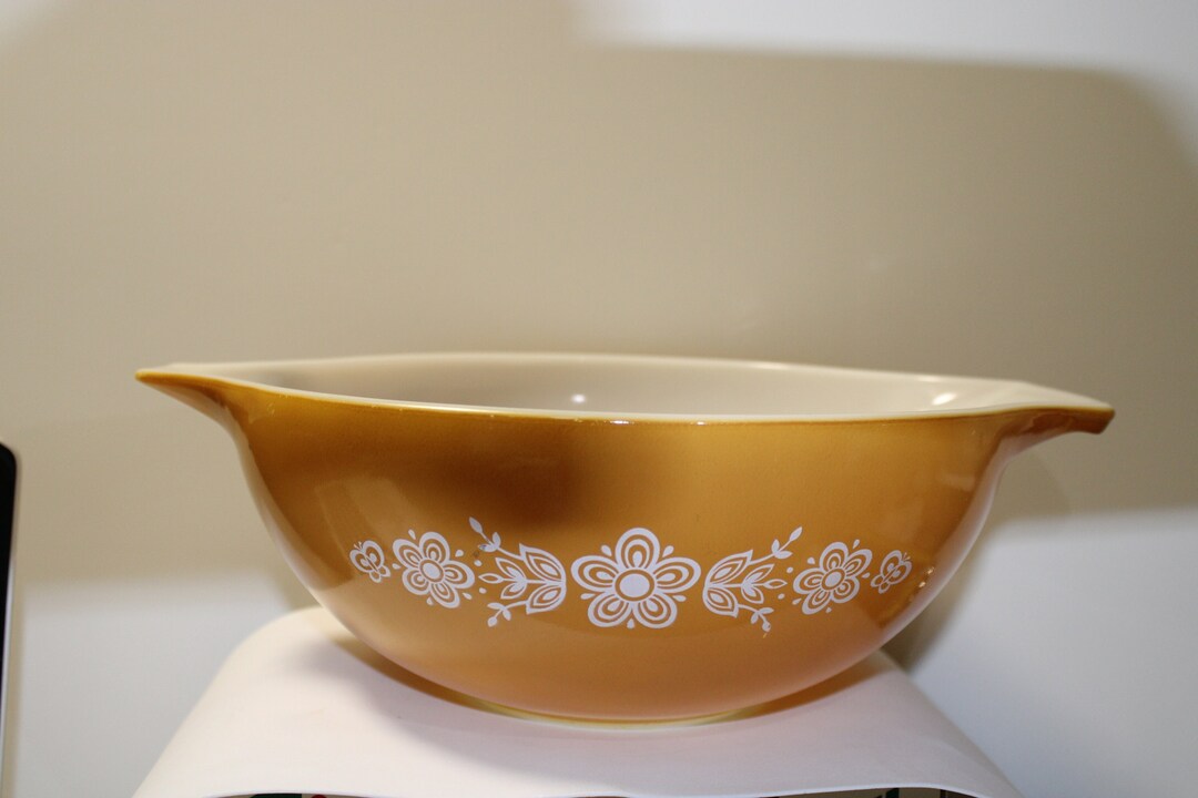 Pyrex Butterfly Gold Cinderella Mixing Bowl 444 Gold With White Florals ...