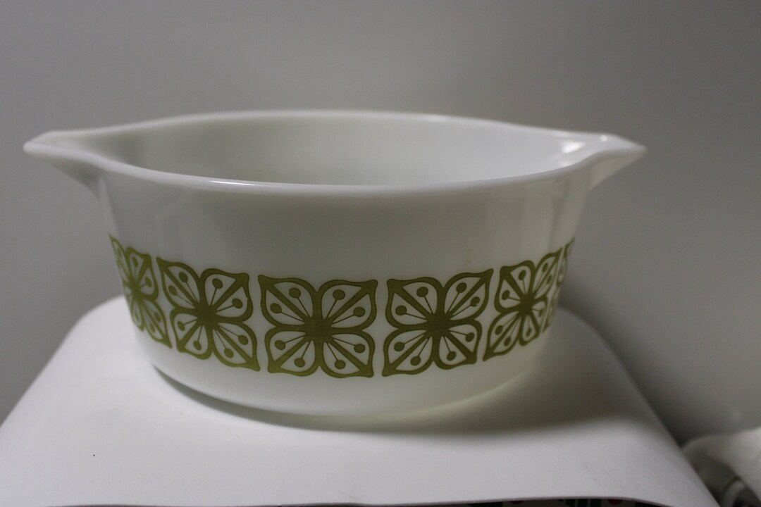 Pyrex Verde' Square Green Flowers on White #475-B Cinderella Handles ...