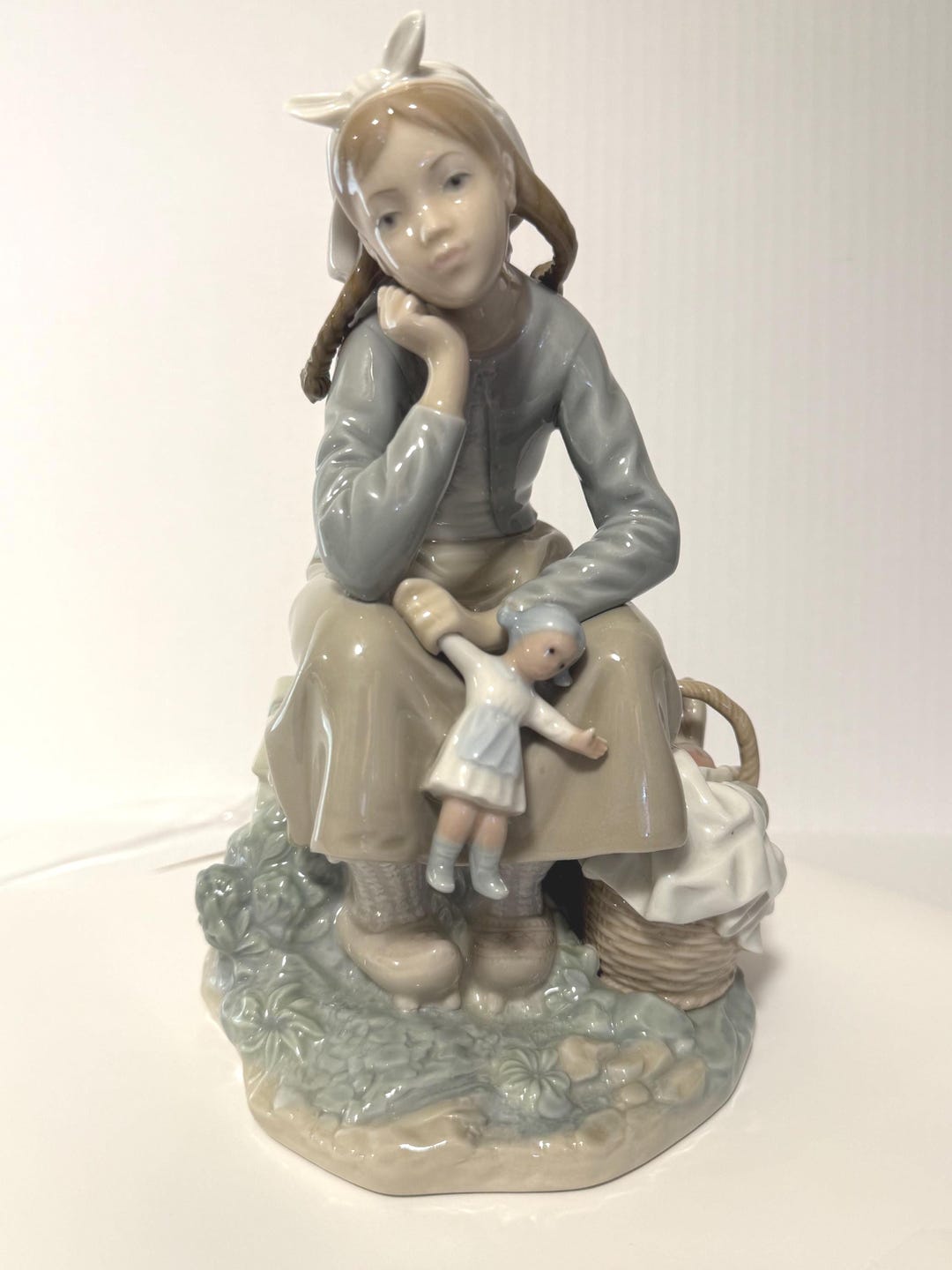 Lladro 'girl With Doll' #1211 Glossy Figurine - Etsy