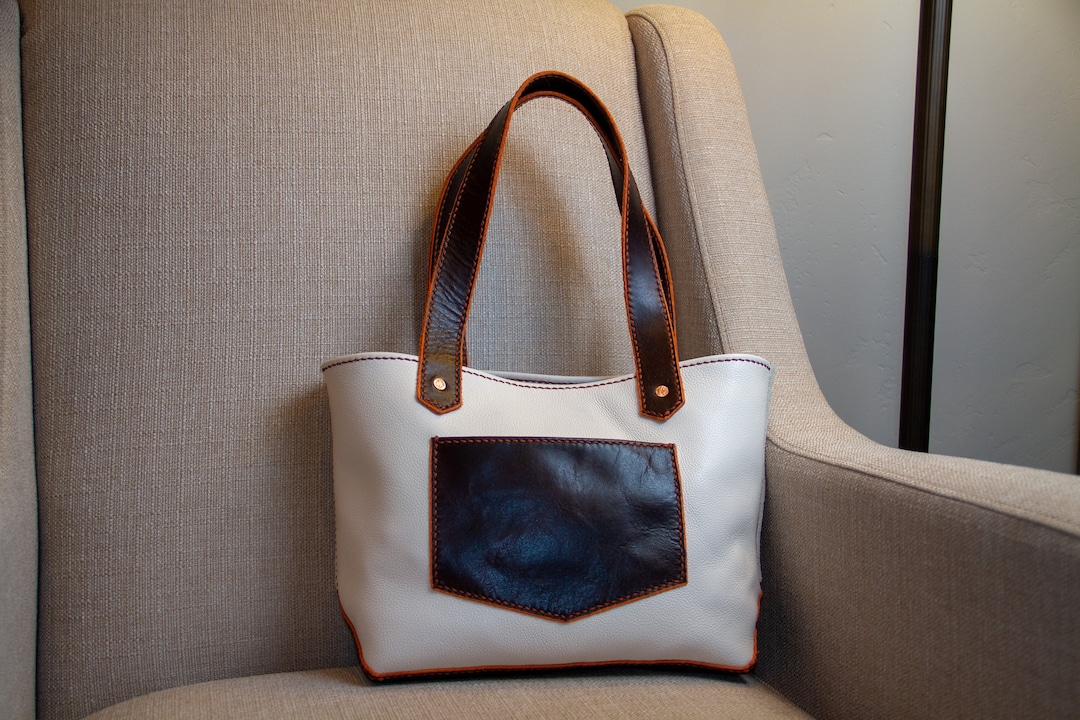 White Pebble Leather Ladies' Purse | White Leather Purse | Ladies ...