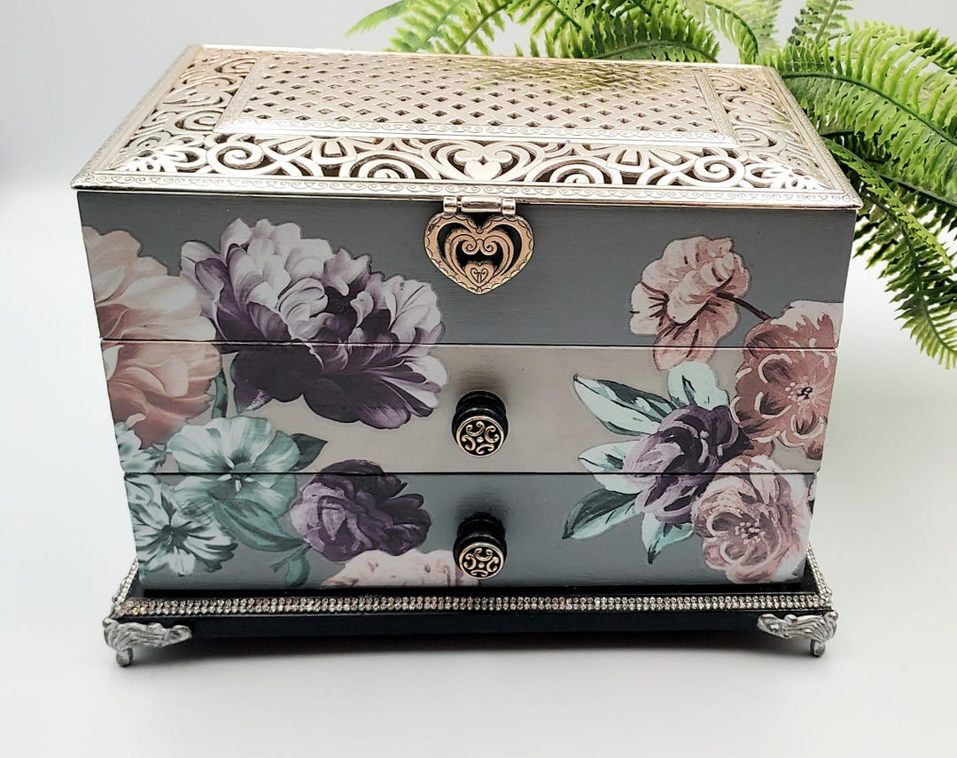 Lacie Daisy Jewelry Box Restyled With a Beautiful Floral Theme. Gray ...