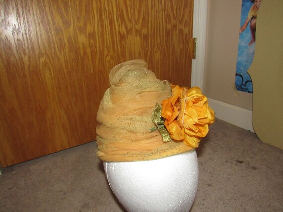 Vintage 1960s Yellow Cone-Shaped Flower Hat - Gem