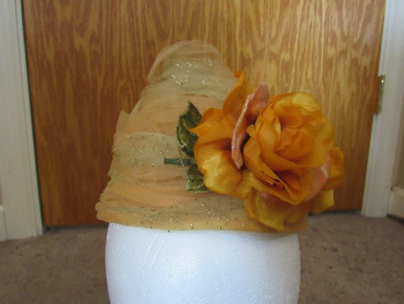 Vintage 1960s Yellow Cone-Shaped Flower Hat - Gem