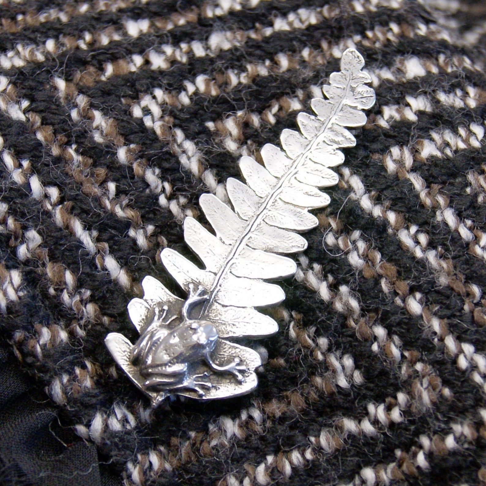 Pewter Brooch frog on Leaf | Etsy