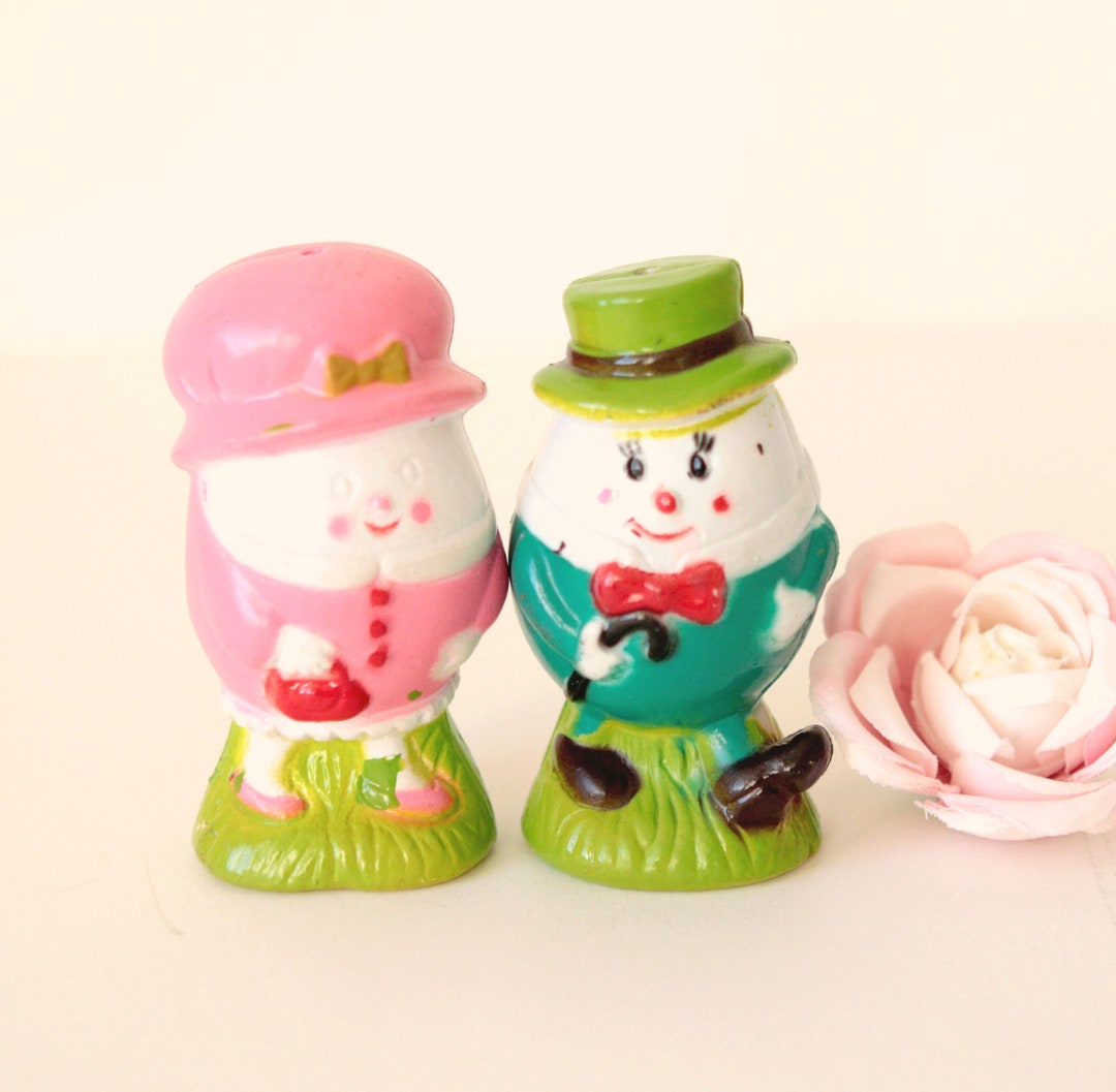 Vintage Humpty Dumpty and Wife Shakers, Kitschy Kitchen, Hard Plastic ...