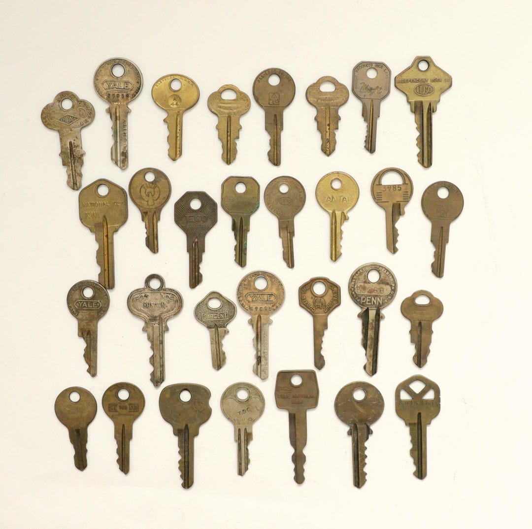 Vintage Old Key Lot, Gold Tone Keys - 30 Keys - Etsy
