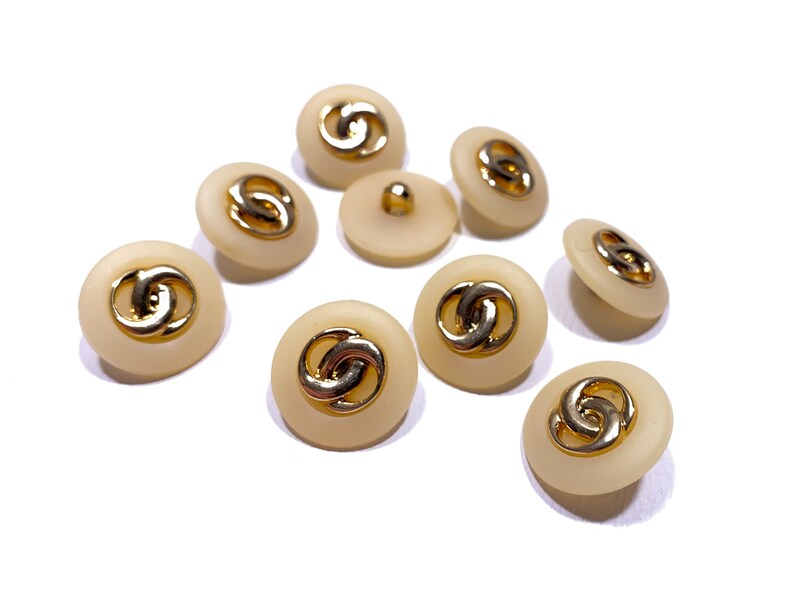 Set of 4-24 Vintage 3/4 Resin Buttons Cream & Gold Chain - Etsy
