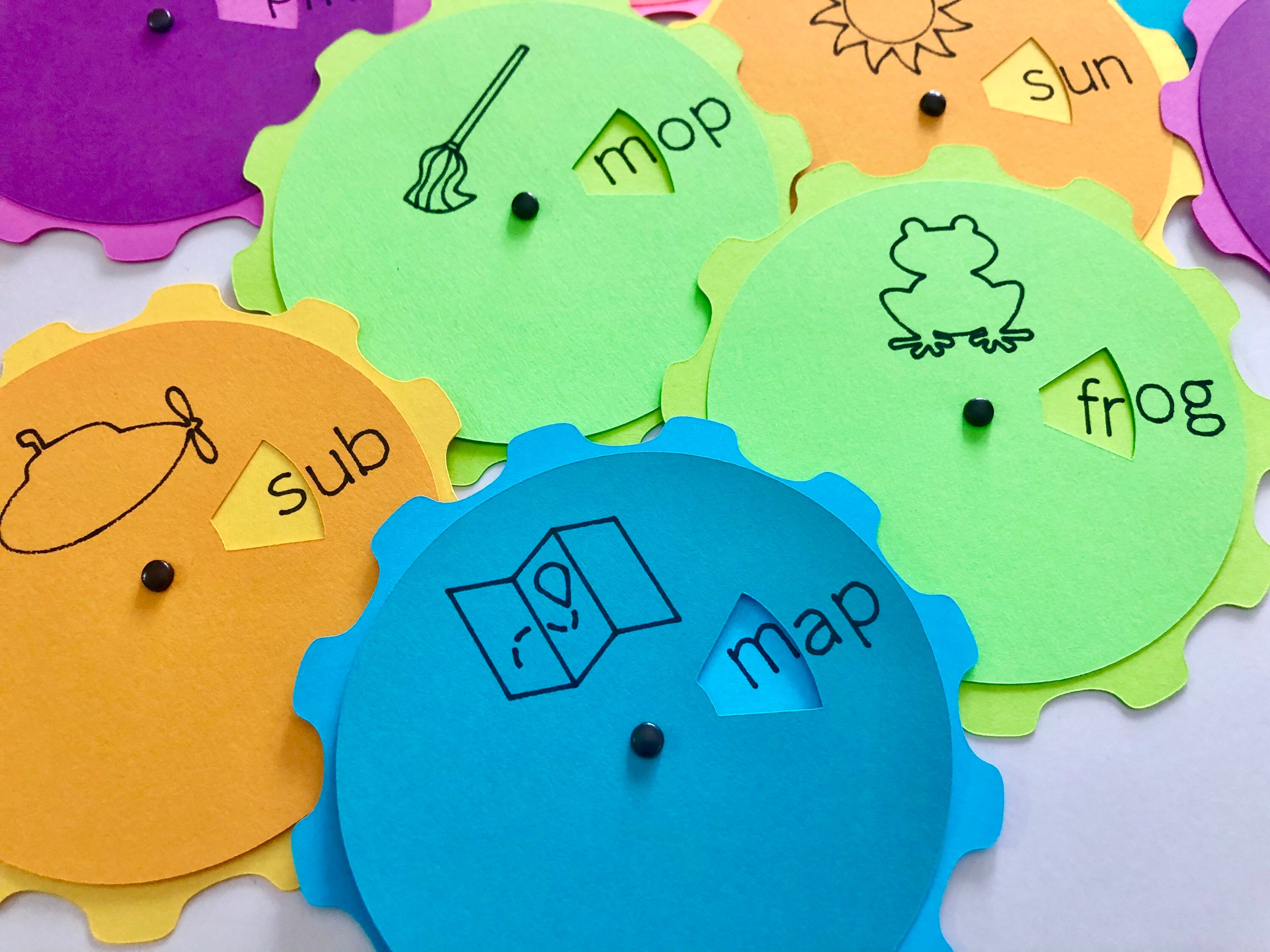Word Spinner SVG - SERIES 1, CVC Word Activity, Cricut Reading Activity ...