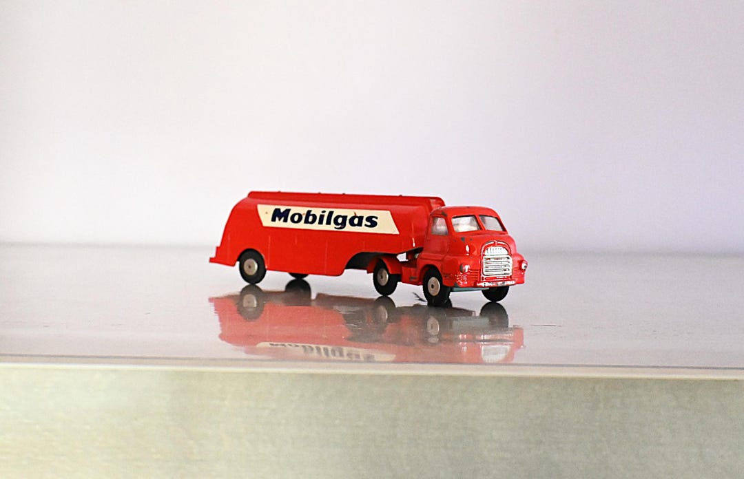 Mobilglas CORGI TOYS Truck - Etsy