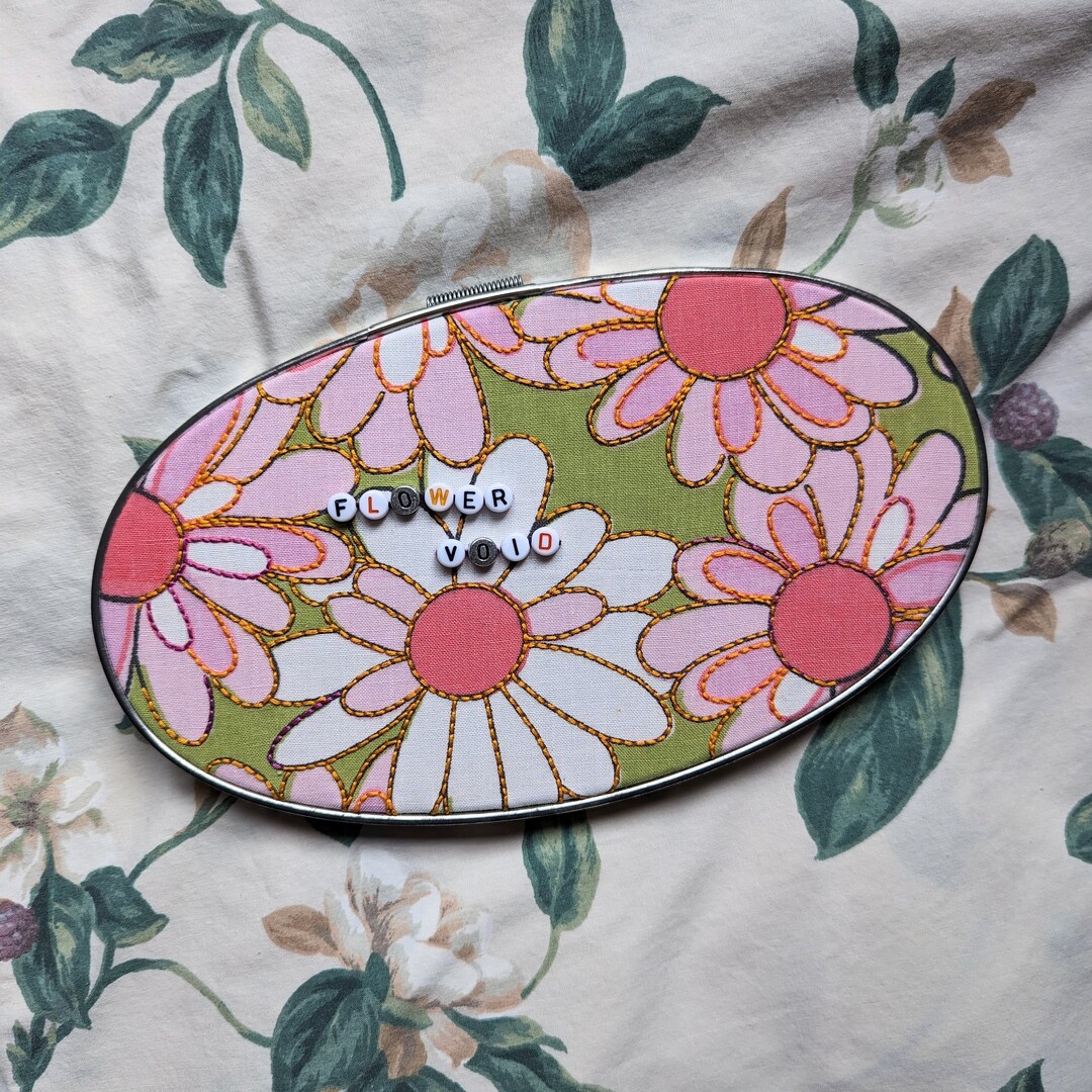 Flower Void- Vintage Oval Floral Daisy Embroidery Hoop Wall Art - Etsy